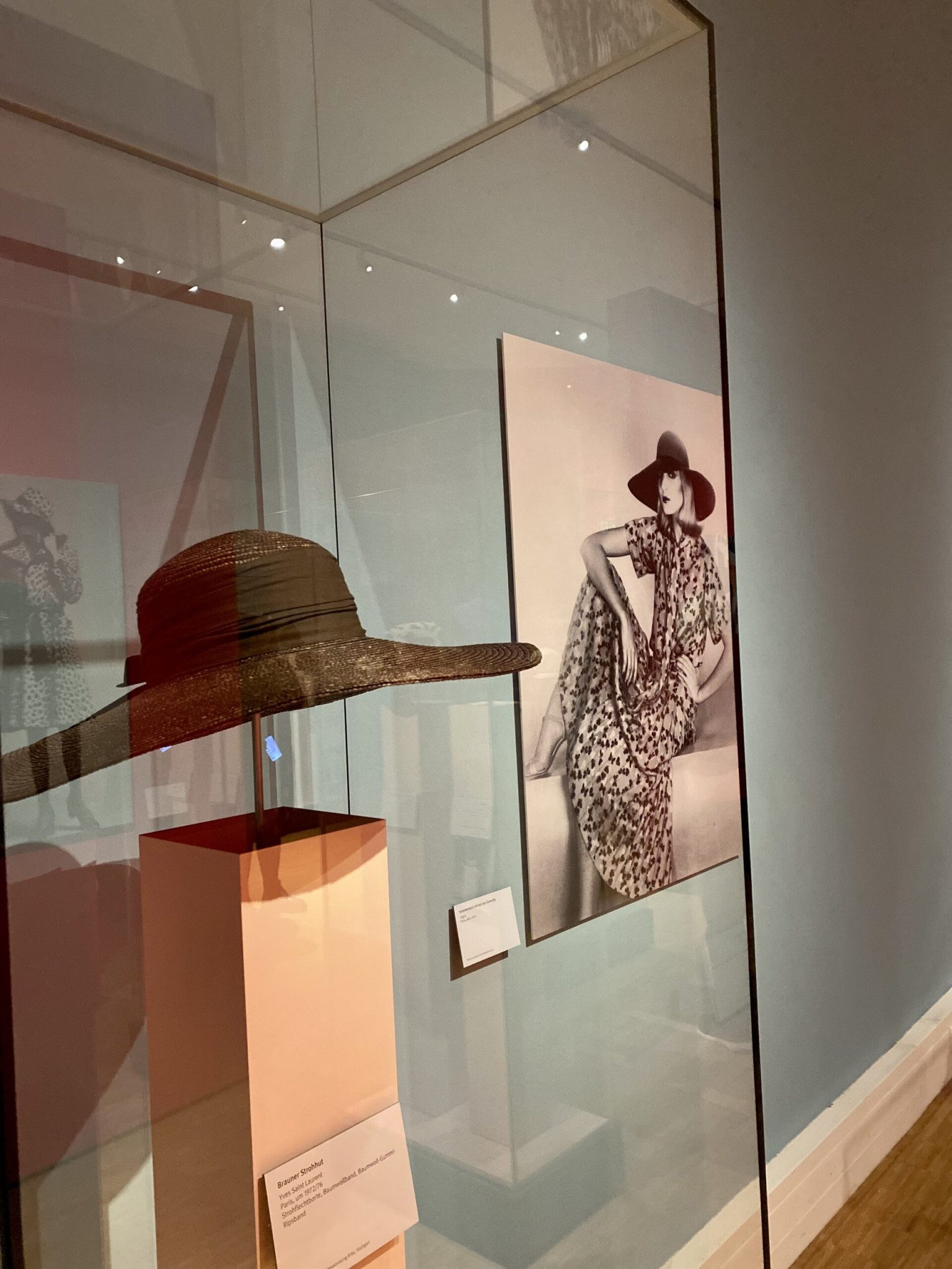 Im Bayerischen Nationalmuseum - 250 Hüte, Hauben, Caps